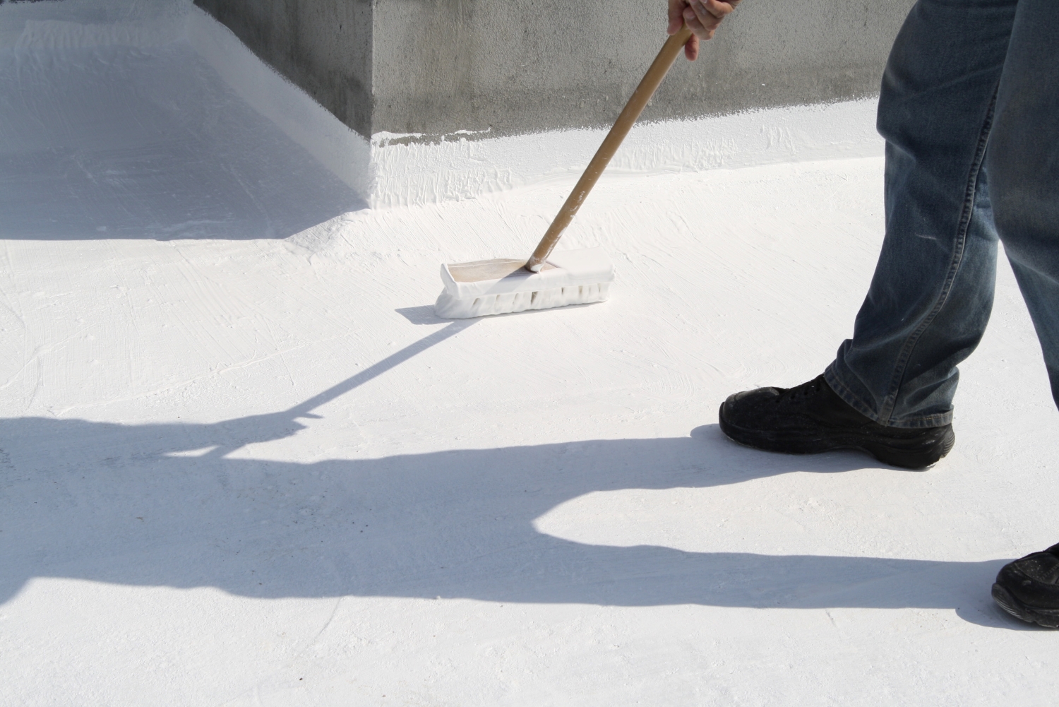 9 Benefits Of Having A Roof Coating Put On Your Roof